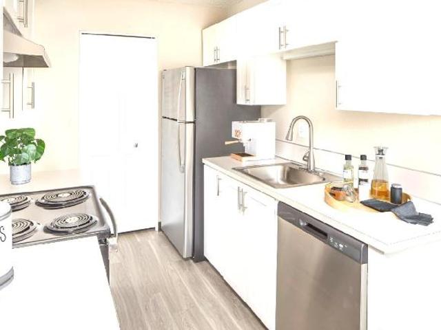 2 Br, 2 bath, Apartment 4200 SW 107th Ave