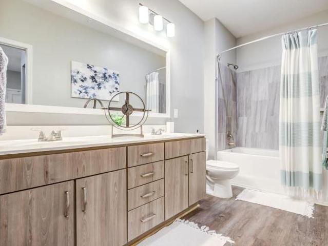 2 Br, 2 bath, Apartment 420 Topgolf Way