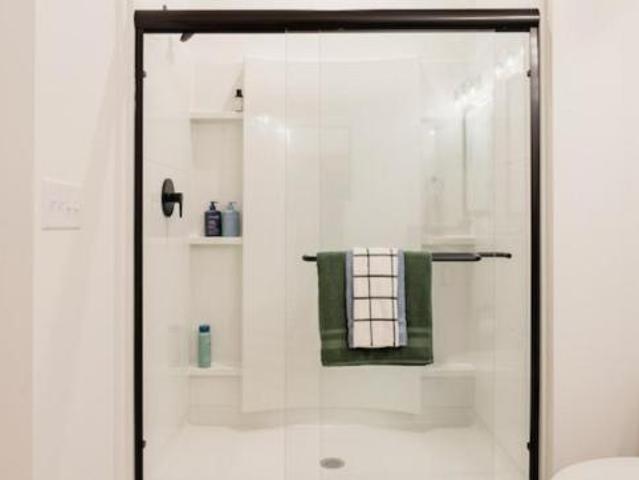 2 Br, 2 bath, Apartment 423 E 36th St