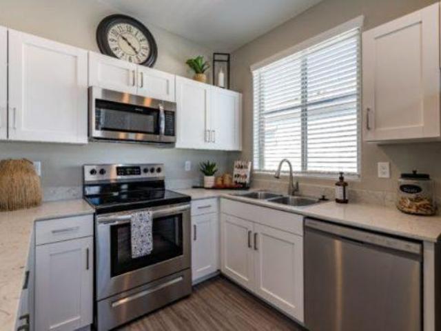 2 Br, 2 bath, Apartment 4343 S 103rd Ave