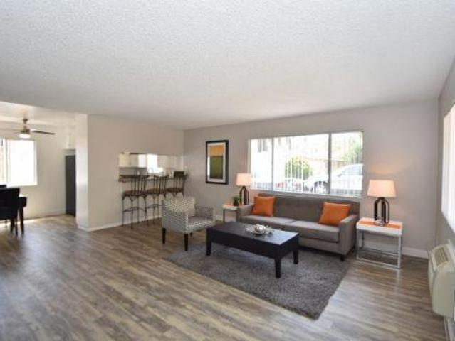 2 Br, 2 bath, Apartment 4300 Echo Ct