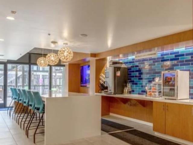2 Br, 2 bath, Apartment 4445 N Lincoln Blvd