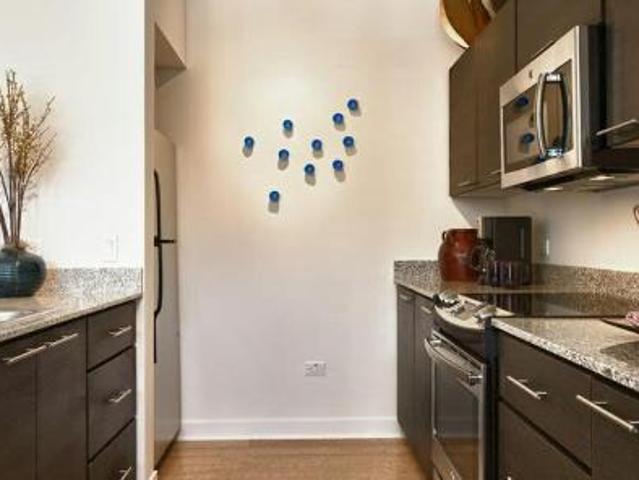 2 Br, 2 bath, Apartment 4445 N 36th St