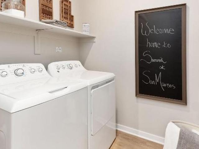 2 Br, 2 bath, Apartment 445 W Chandler Blvd