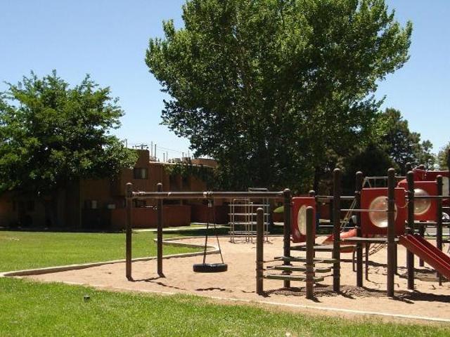 2 Br, 2 bath, Apartment 4400 Montgomery Blvd NE