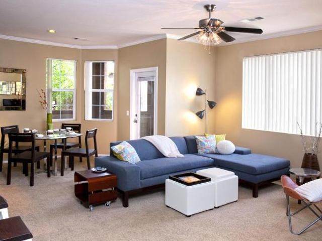 2 Br, 2 bath, Apartment 4400 S Monaco St