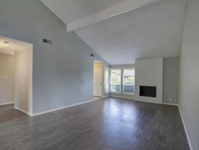 2 Br, 2 bath, Apartment 4409 Fair Oaks Blvd