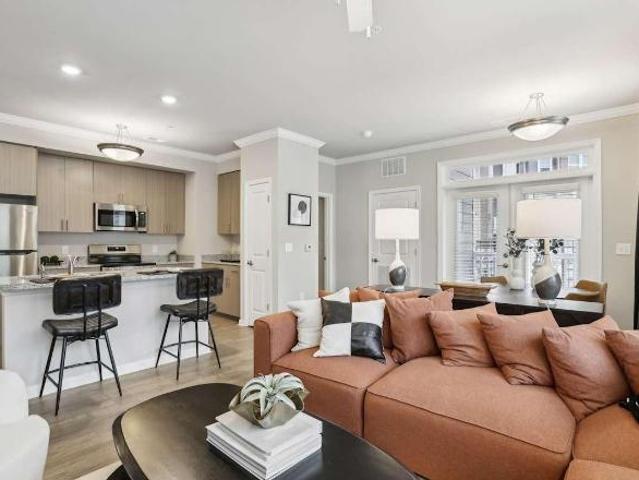 2 Br, 2 bath, Apartment 4410 Royal Hill Ct