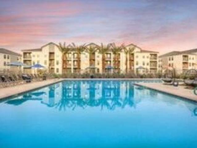 2 Br, 2 bath, Apartment 4411 N 99th Ave
