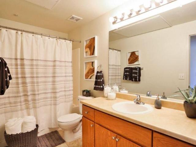 2 Br, 2 bath, Apartment 4545 W Beardsley Rd