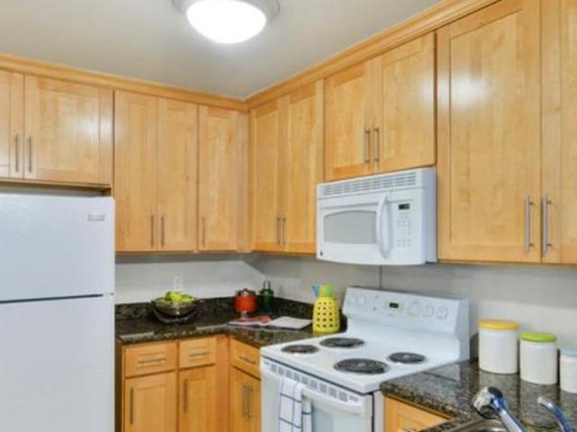 2 Br, 2 bath, Apartment 4500 Via Marina