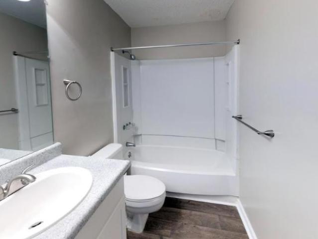 2 Br, 2 bath, Apartment 450 Johnny Mercer Blvd