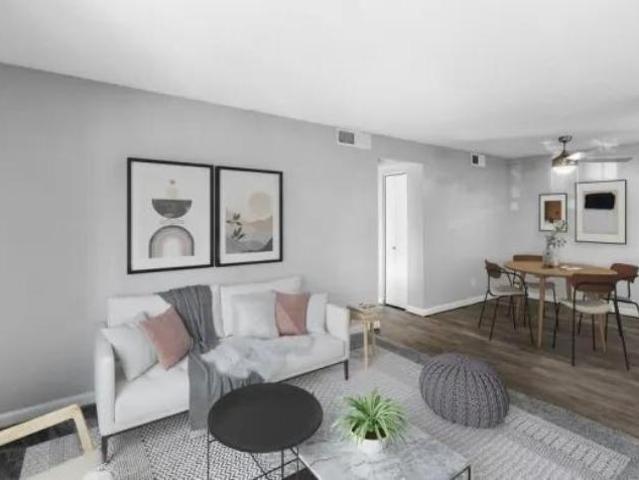 2 Br, 2 bath, Apartment 450 W Cool Dr