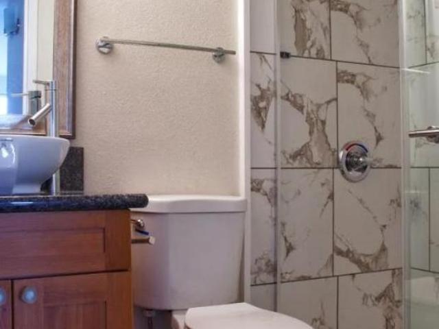 2 Br, 2 bath, Apartment 451 Nahua St