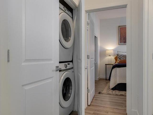 2 Br, 2 bath, Apartment 45305 W Edison
