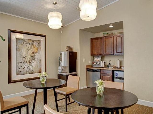 2 Br, 2 bath, Apartment 4675 Templeton Park Circle