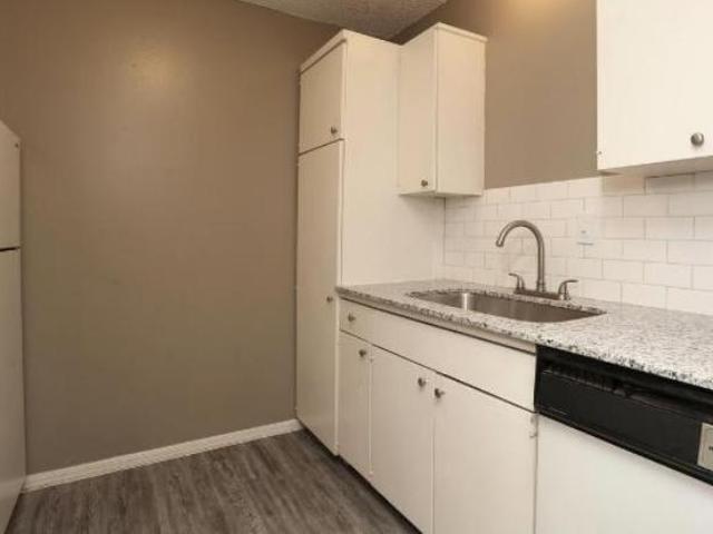 2 Br, 2 bath, Apartment 4625 Tinker Diagonal