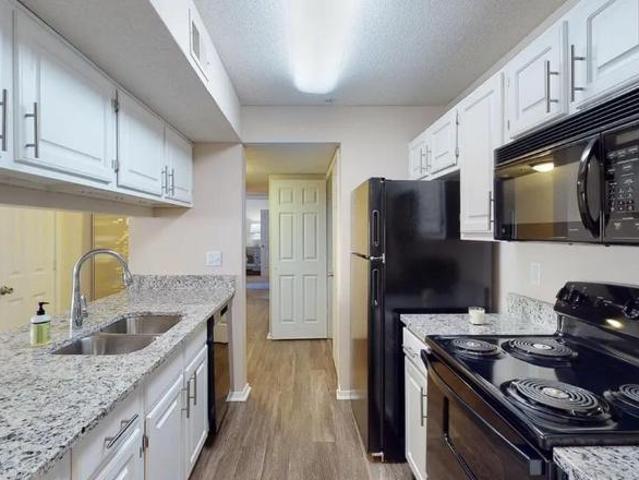 2 Br, 2 bath, Apartment 4740 US 51