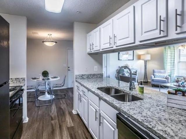 2 Br, 2 bath, Apartment 4744 WE Ross Parkway