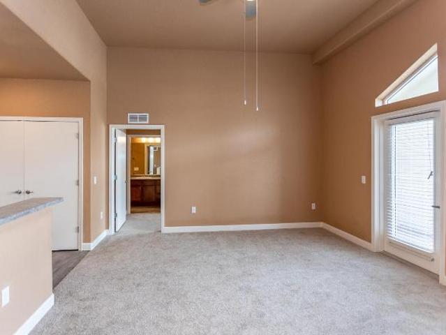2 Br, 2 bath, Apartment 4749 Eagleridge Cir