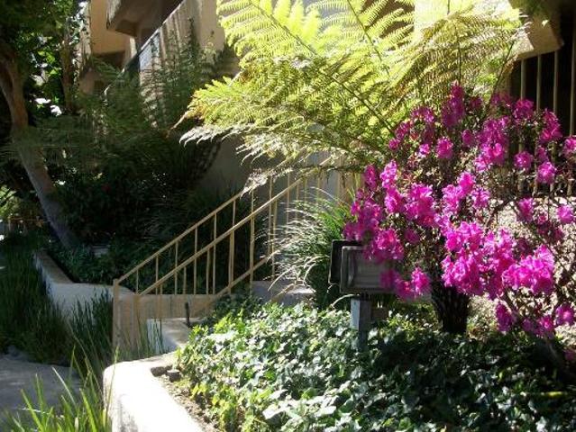 2 Br, 2 bath, Apartment 4735 Sepulveda Blvd