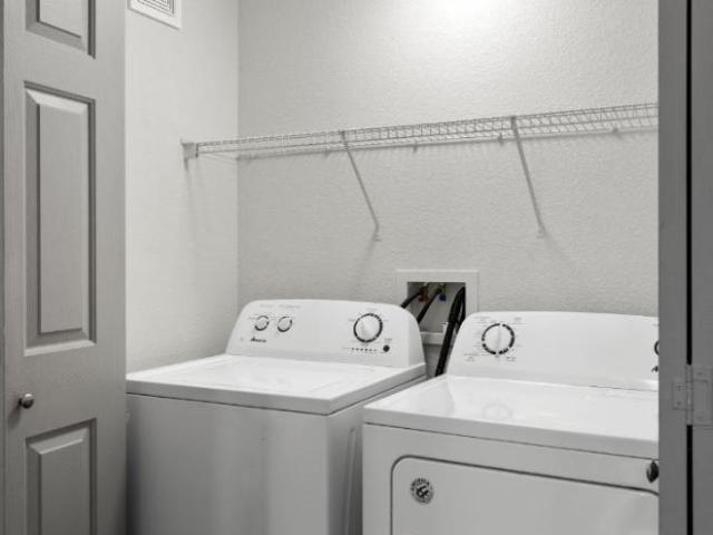 2 Br, 2 bath, Apartment 4848 E Roosevelt Street