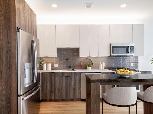2 Br, 2 bath, Apartment 484 Second St