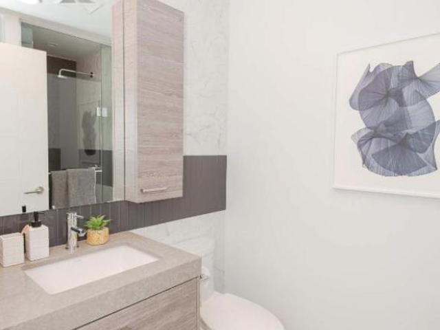 2 Br, 2 bath, Apartment 484 Spadina Ave