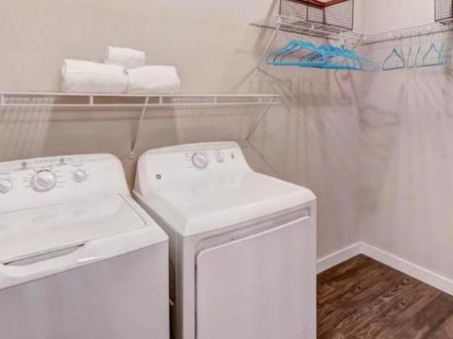 2 Br, 2 bath, Apartment 4800 E Interstate 240