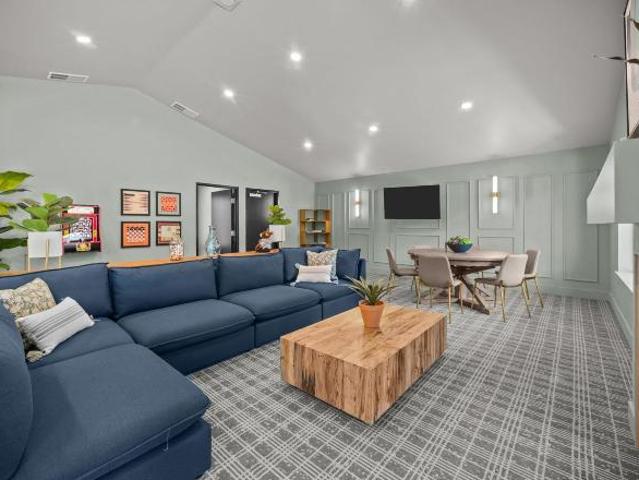 2 Br, 2 bath, Apartment 480 NE 31st St
