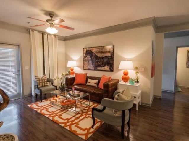 2 Br, 2 bath, Apartment 480 Northolt Parkway