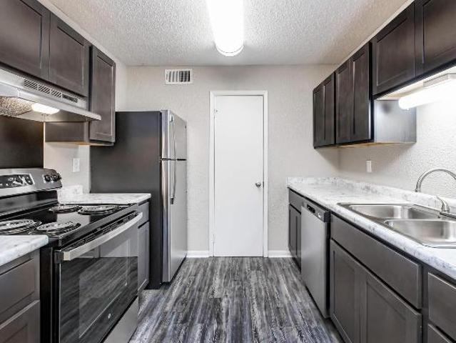 2 Br, 2 bath, Apartment 499 S Pear Orchard Rd