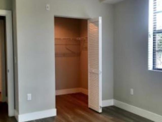 2 Br, 2 bath, Apartment 4901 Shalimar Ln