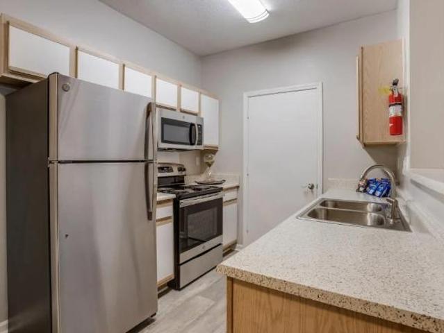 2 Br, 2 bath, Apartment 492 E Beasley Rd