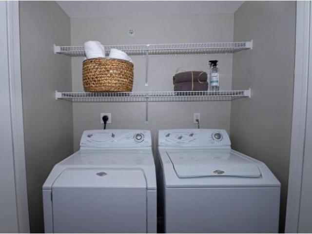 2 Br, 2 bath, Apartment 4 Riverhurst Road