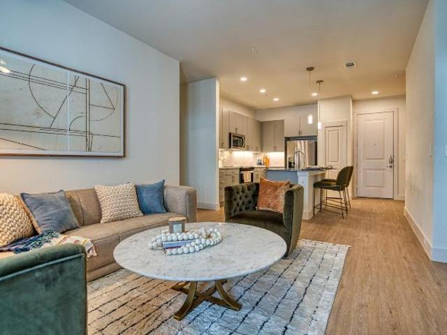 2 Br, 2 bath, Apartment 5088 Ross Avenue