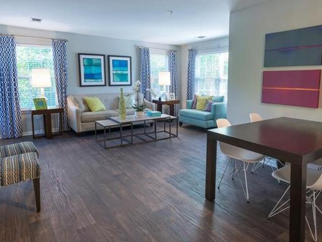 2 Br, 2 bath, Apartment 500 Falls Boulevard