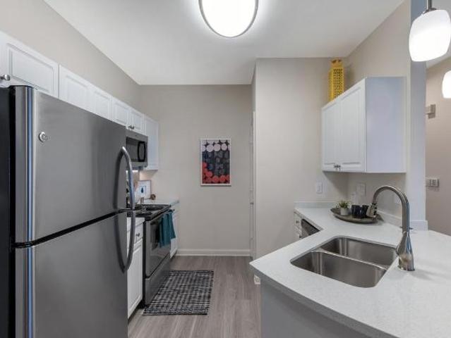 2 Br, 2 bath, Apartment 500 Solano Dr