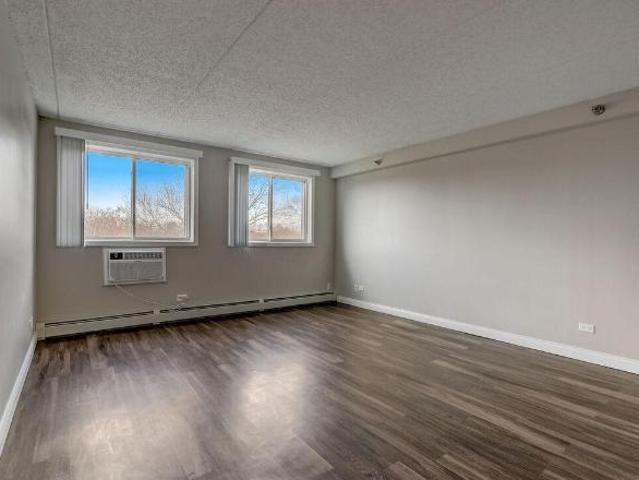 2 Br, 2 bath, Apartment 5021 Valley Ln