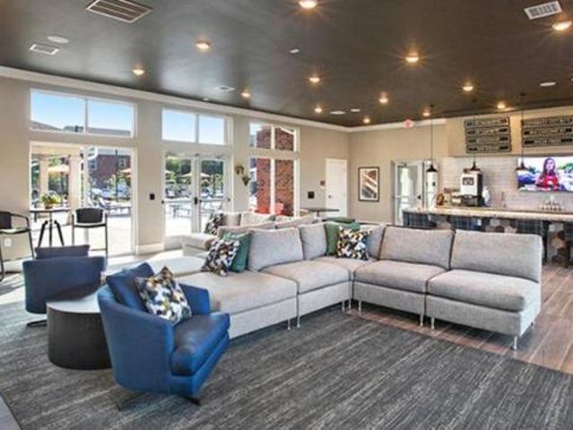2 Br, 2 bath, Apartment 5025 Wembley Central Ln