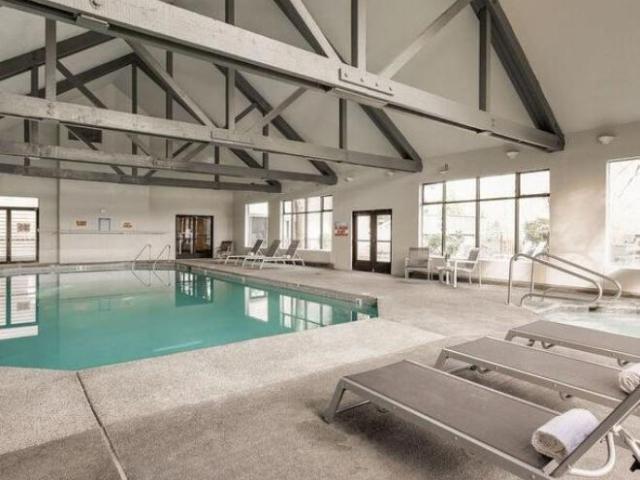 2 Br, 2 bath, Apartment 5033 Foothills Rd