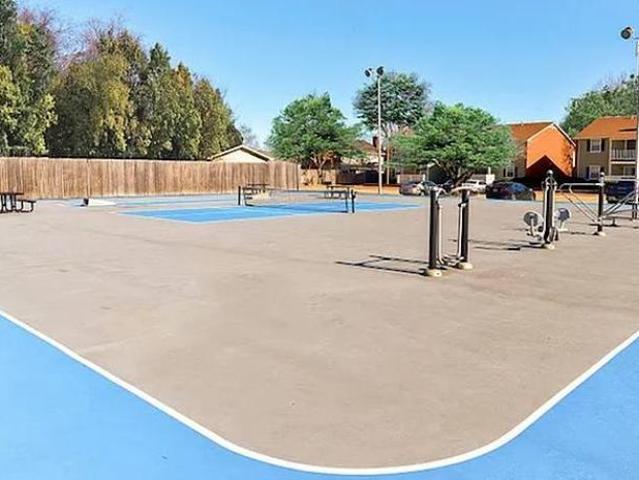 2 Br, 2 bath, Apartment 50 Northtown Dr
