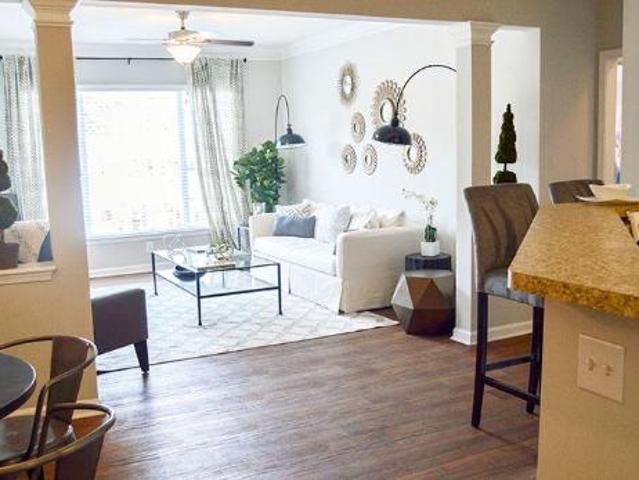 2 Br, 2 bath, Apartment 50 Paces Parkway