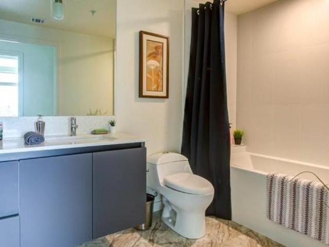 2 Br, 2 bath, Apartment 515 W Broadway