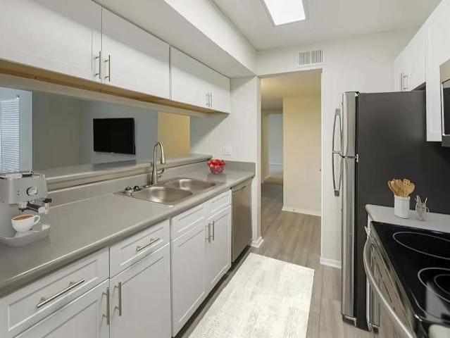 2 Br, 2 bath, Apartment 5186 Church Lake Dr