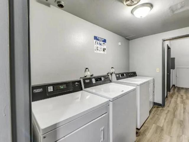 2 Br, 2 bath, Apartment 5133 Secor Rd