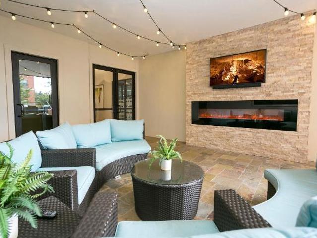 1 Br, 1 bath, Apartment 5200 S Ulster St