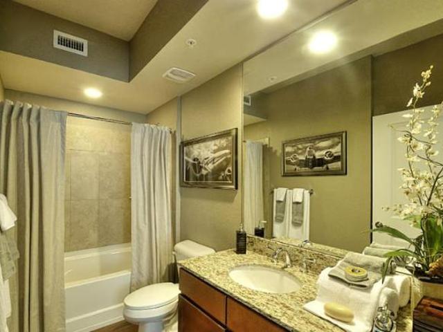 2 Br, 2 bath, Apartment 5201 West Hillsboro Boulevard