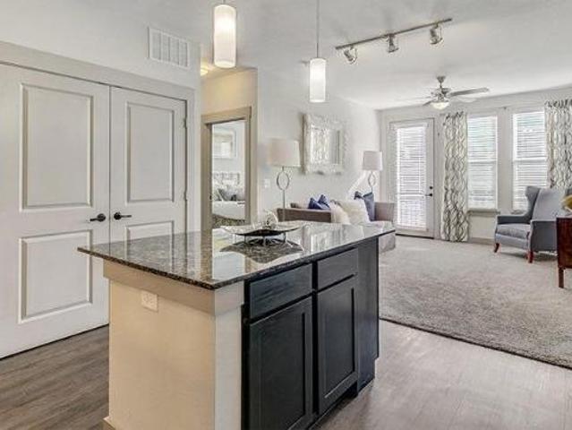 2 Br, 2 bath, Apartment 5201 Amesbury Dr