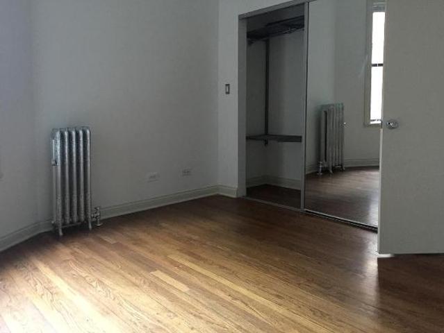 2 Br, 1 bath, Apartment 5350 S Maryland Ave
